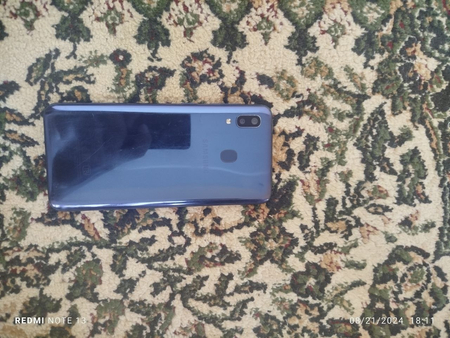 Samsung a20  to'q ko'k rang