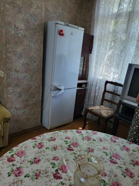 Новомосковская Дархан срочно сдам 2 комнатную квартиру девочкам