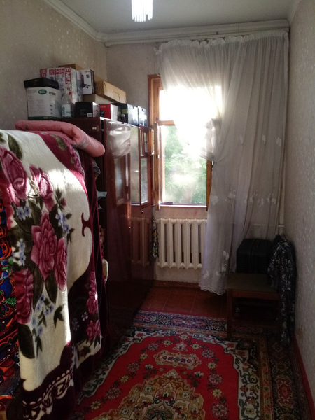 Продаеться 3/2/9 возле метро Юнусабад