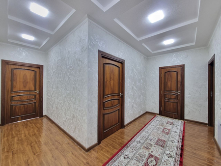 Продаётся 3х комнатная квартира на 4 этаже. Мархабо