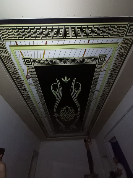 Натяжные потолок