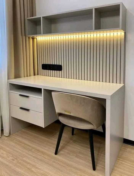 Стол письменый,учебный