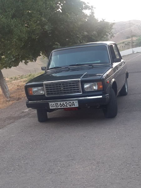 Vaz 2107 sotiladi