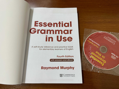 Raymond Murphy: Essential Grammar in Use.  (Fourth edition) (+CD)