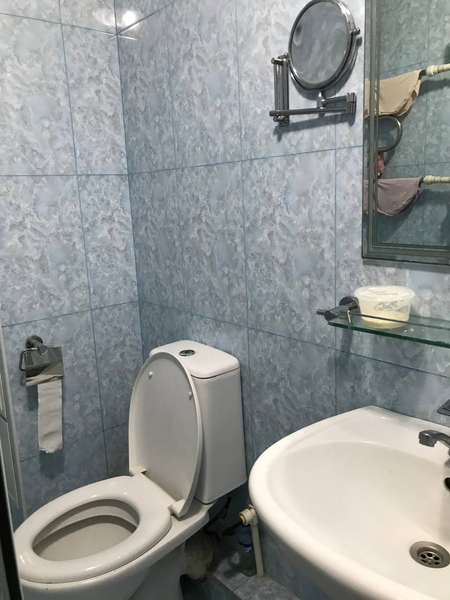 Ishlaydigan 1ta qiz olamiz.