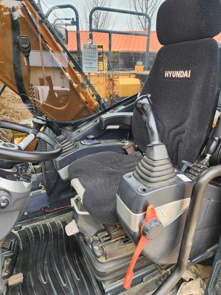 Excavator Hyundai |HW210