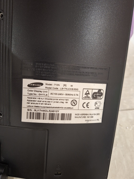 Монитор Samsung SyncMaster713n