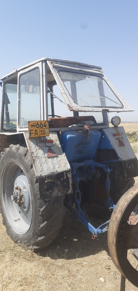 Yumz traktor sotiladi