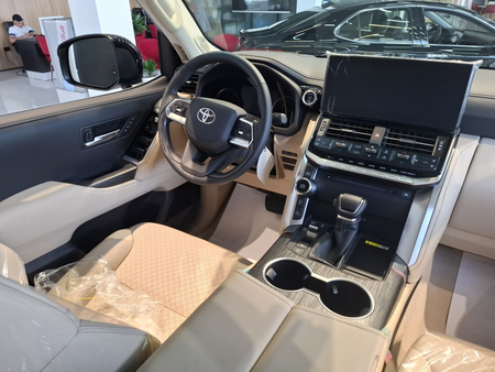 Toyota Land Cruiser 300 позиция 3.5  Аренда. с. выкуп