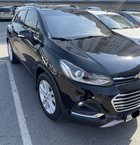 Tracker 1 premier sotiladi, yili 2019