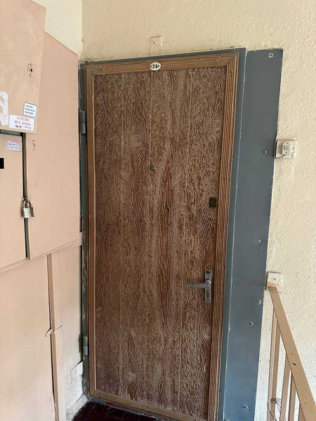 Срочно продам входной дверь не дорого