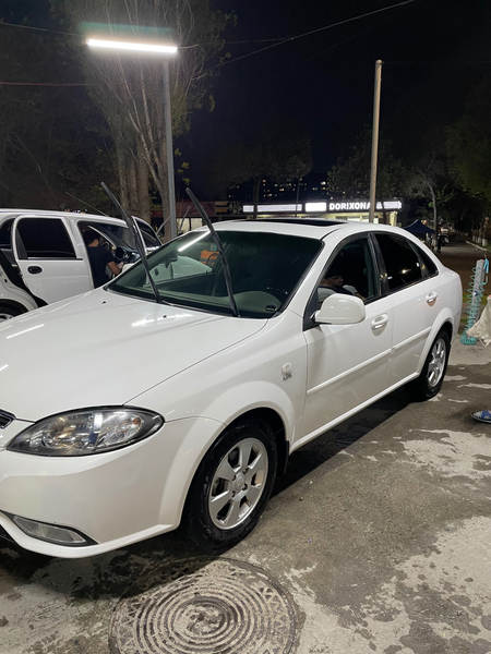 Chevrolet Gentra AT