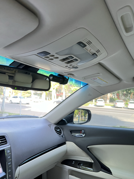 Lexus is 2011 restyling
