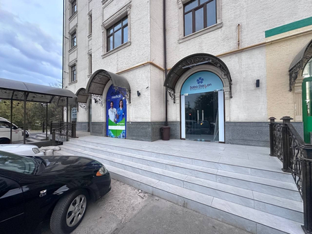 Продаётся нежилое помещение под офис.