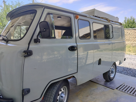 UAZ / 2010 / OQ b
