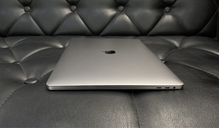 Apple MacBook Pro 2019 года 15 inch i7 16-512 GB в идельном состоянии