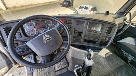 HOWO T7-газовый тягач 12 газ балонов 6x4 New cabin (новая кабина)