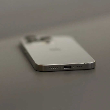 Продается iPhone 15 Pro HX/A, 128GB, Natural Titanium (1 SIM + eSIM)