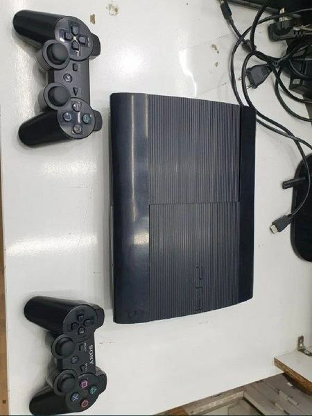 Play station sotiladi