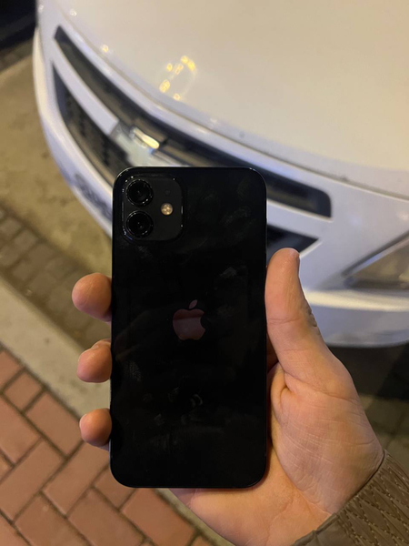 Iphone 12 qora yaxw holatda