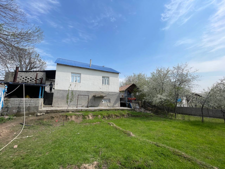 Дача в Паркенте срочно продаётся (7соток)