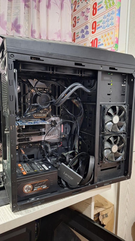 Продам мощный кейс I9 для рендеринга
CPU-Core I9 7900x
MB-Asus x299
D