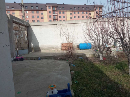 Ер сотилади 6 соток Сурум Пост Сергели ва FOOD CITY оралигида.