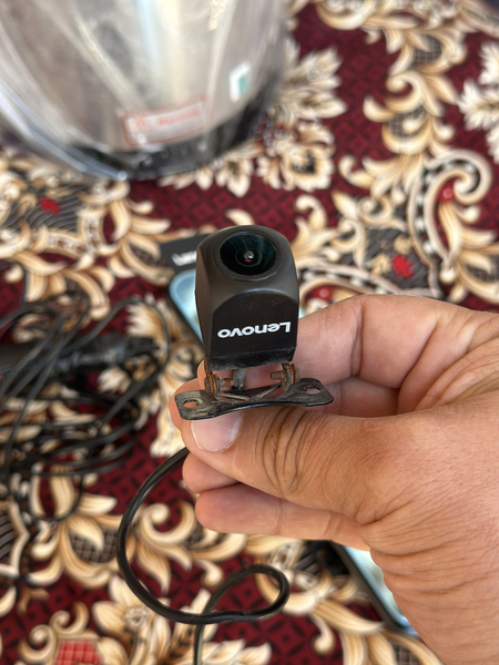 Lenovo kamera oldi orqa sotiladi