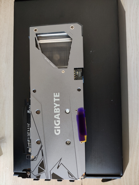 Продам видеокарту Rx 6600xt Gigabyte gaming oc