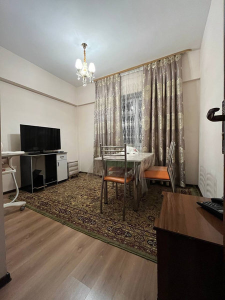 Chugatoy 3/7/7 sredni remont 81m2