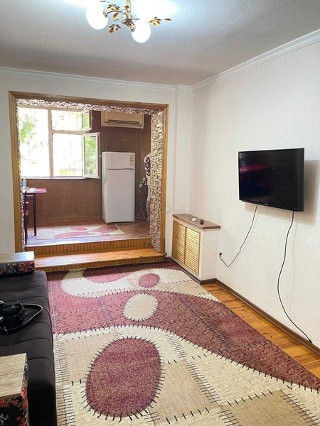 Саламатина 2/1/4 кирпич, балкон 2х6, подвал, мебель и техника