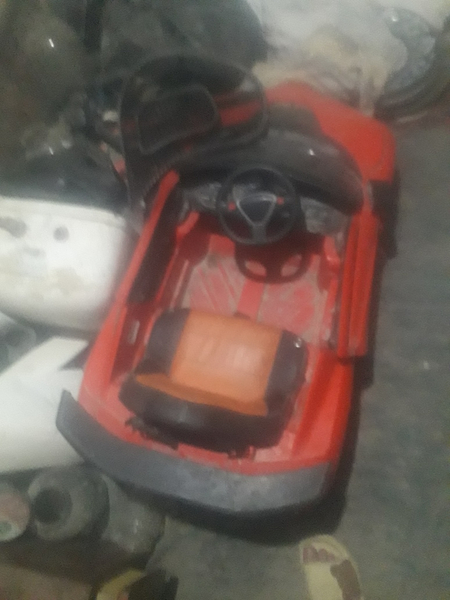 detiski moshina faqat akumlater kere