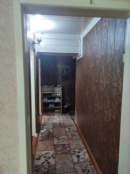 Продам двух комнатную квартиру возле 21 школы
