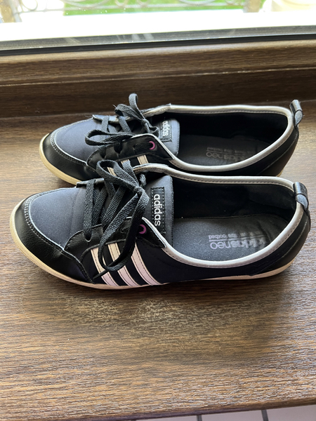 Обувь спортивная 37.  Раз АDIDAS оригинал