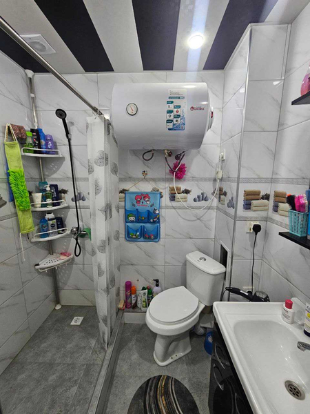 1 xonali 46m² 5-qavat sotiladi.