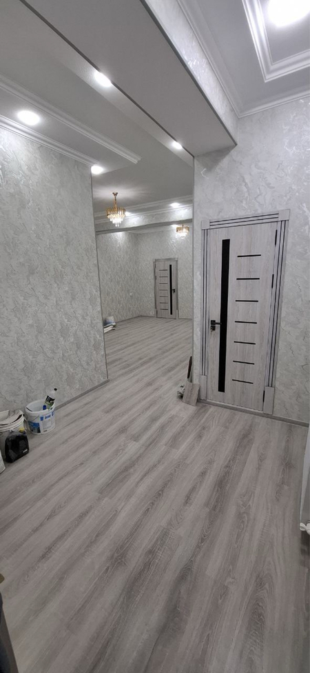 Severniy bozorcha tomonoda 55kv yangi qurilgan uy sotiladi