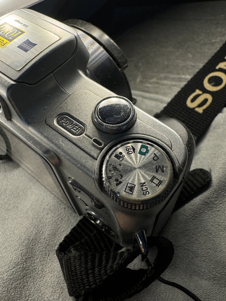 Canon eos 3000v +1 в подарок