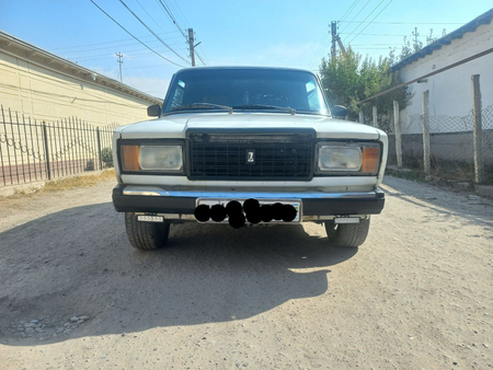 Vaz2107 sotiladi 1983yil ishlab chiqarilgan metani bor ruxsati bor