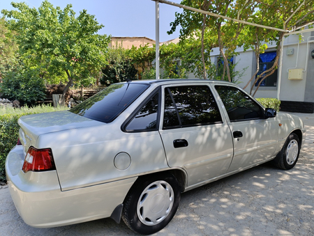 Nexia 2 dons 1.6 sotiladi