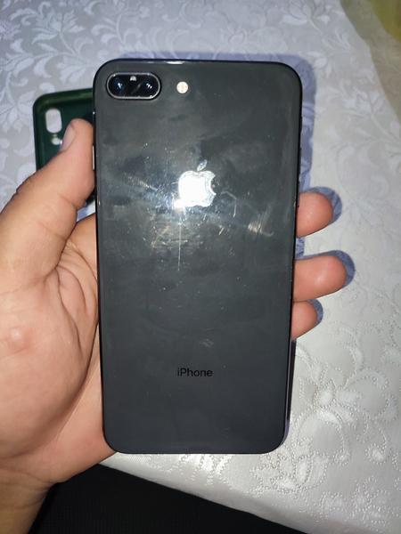 Срочно продам Iphone 8 pluse