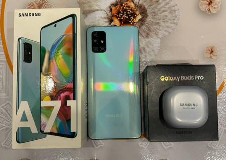 Samsung Galaxy A71 + Sumsung  Buds Pro