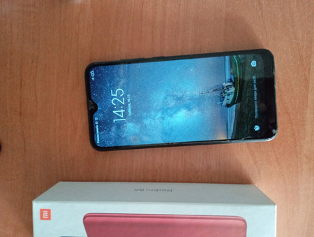 Redmi 8A телефон в рабочем состоянии только разбито стекло
