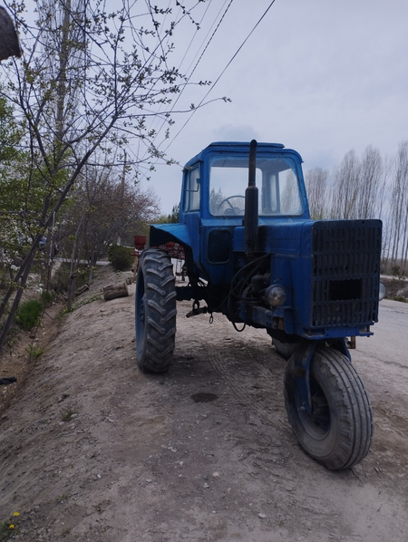 Mtz 80 sotiladi 1989