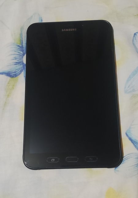 Продается противоударный планшет Samsung