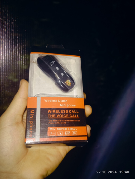 Mini telefon sotoladi srocna