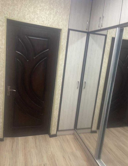 М .Улугбекский  р-он Буз -2 кафе Самарканд ( Тараканчик) 4/3/5 100кв.м