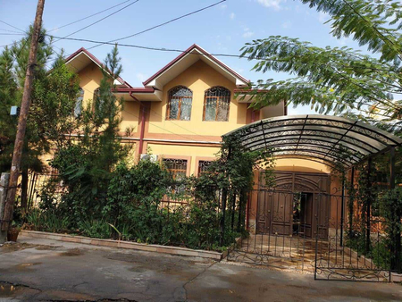 Продам Дом 8 соток ( можно под Офис) в Центре