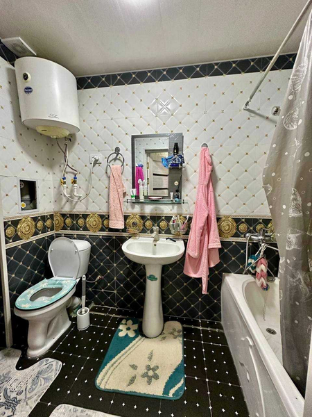 3 xonali 90m2 3-qavat uy sotiladi.