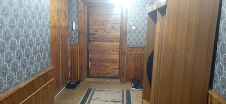 Продается 5- Ти комнатная квартира. Ориентир  Госпитальный рынок.