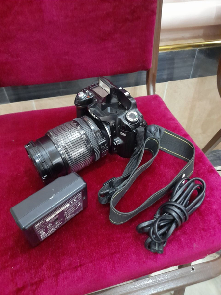 Nikon d90 sotiladi 1mln 500 ming